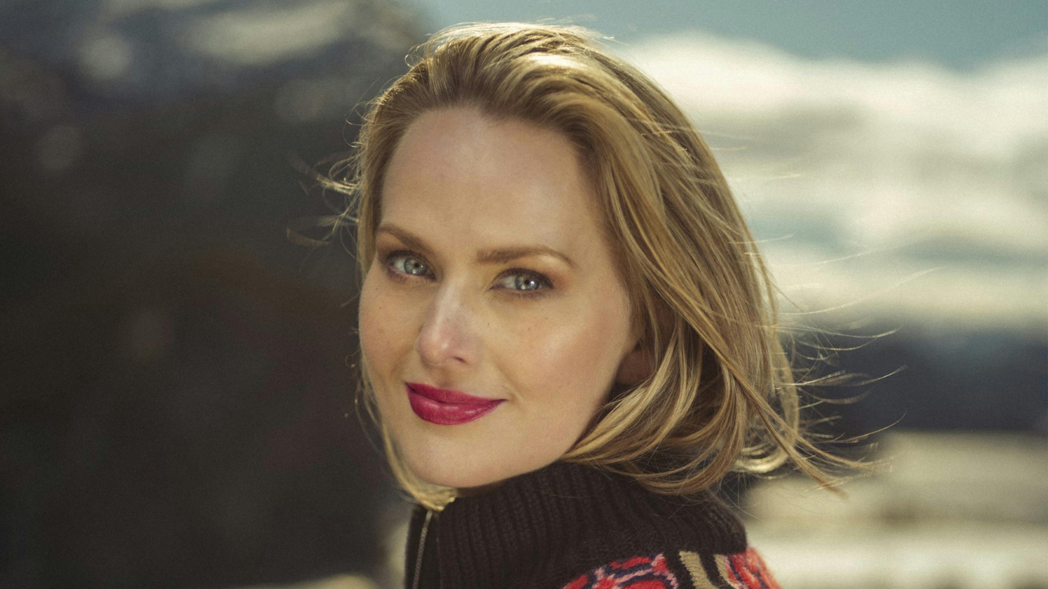 Nordre Follo-uka: Mari Eriksmoen og Musikaljentene - Fra Bach til ...